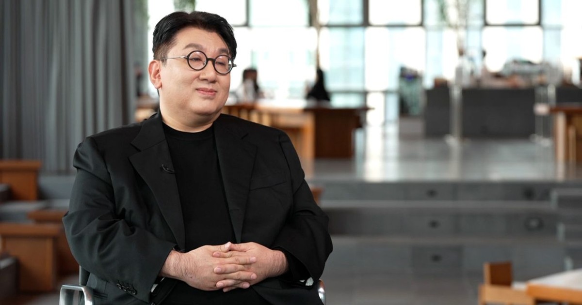 Chủ tịch tập đoàn HYBE, ông Bang Si-hyuk chia sẻ về BTS và tương lai nền âm