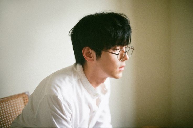 Isaac Hong: Hé lộ về sự nghiệp của nam ca sĩ xứ Hàn