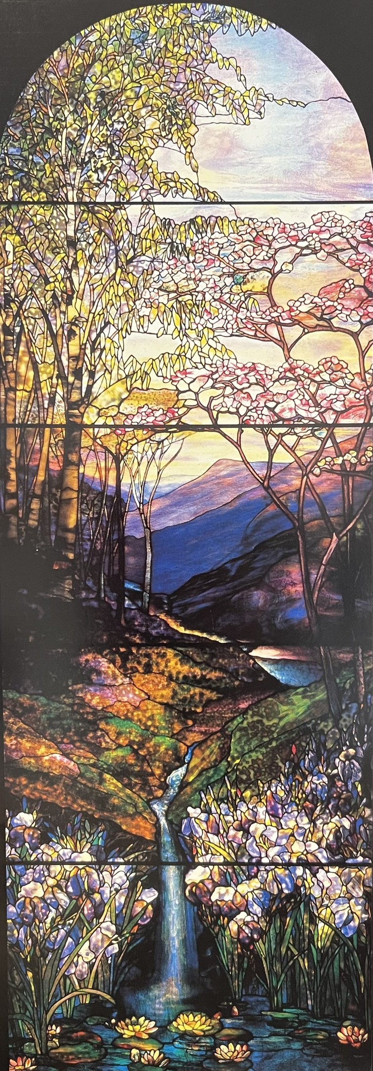 Đến Bảo tàng Kính màu Việt Nam chiêm ngưỡng tuyệt tác tranh kính màu "Sarah