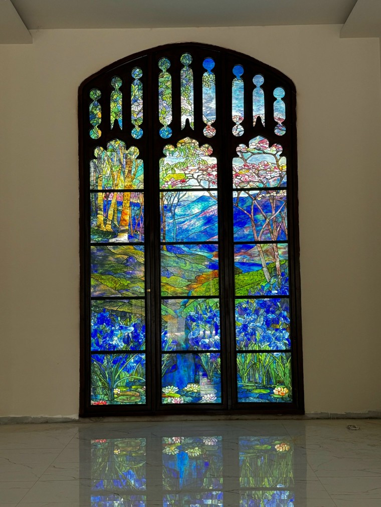 Đến Bảo tàng Kính màu Việt Nam chiêm ngưỡng tuyệt tác tranh kính màu "Sarah